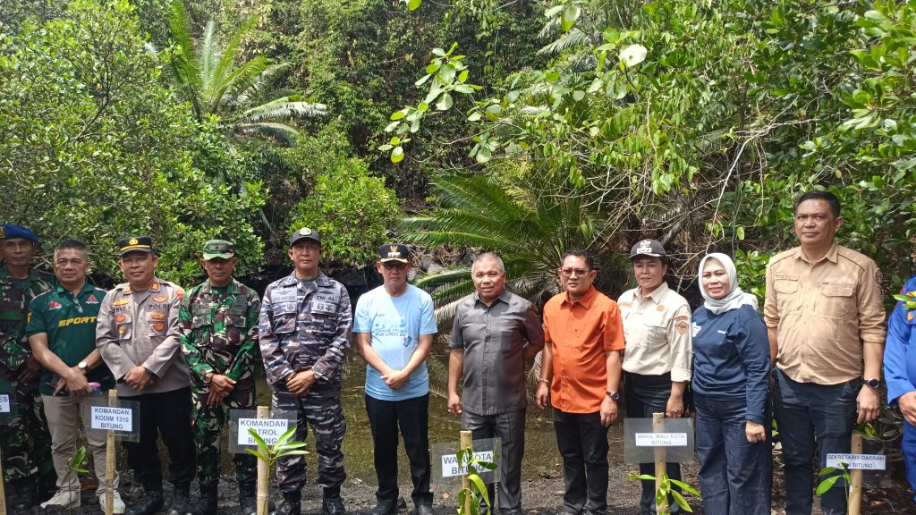 Wali Kota Bitung Lakukan Penanaman Mangrove di Kawasan Kelurahan ...